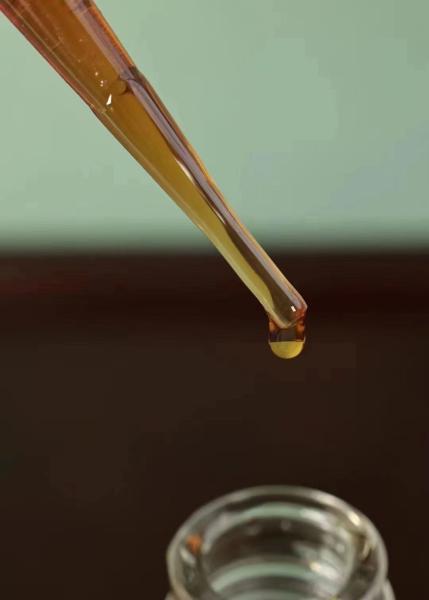 Quality Aromatherapy Perfume Distillation Agarwood Essential Oil Calms The Nerves for sale