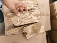 Quality High Fat Oil Explosion Incense Soothing Sleep White Agarwood Slices Hainan for sale