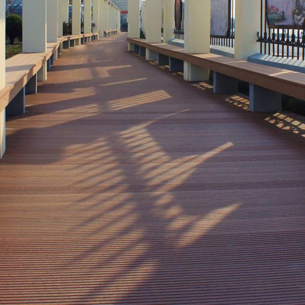 Quality Extruded WPC Waterproof Flooring Outdoor/Indoor Composite Floor Decking for sale