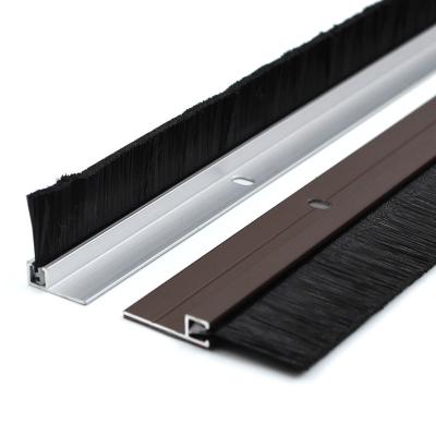 Cina Le viti perforate disegnano la guarnizione della porta a lamelle della spazzola insettifuga in vendita