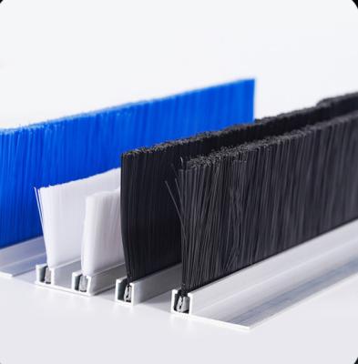 Cina Le spazzate inferiori della spazzola della striscia della guarnizione della porta dei capelli dei pp glassano resistente in vendita