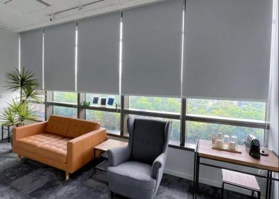 China Material impermeável do poliéster das cortinas de janela do rolo do escurecimento para o escritório da sala de visitas à venda