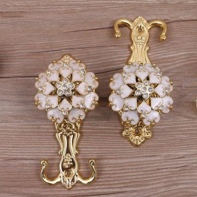Cina La parete divisoria decorativa di colore dorato aggancia lo stile di lusso semplice con la corda in vendita