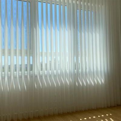 Cina OEM moderno verticale manuale conveniente di stile delle veneziane del PVC in vendita