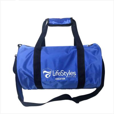 Cina Borsa da viaggio in nylon a forma rotonda con cintura articoli sportivi in vendita