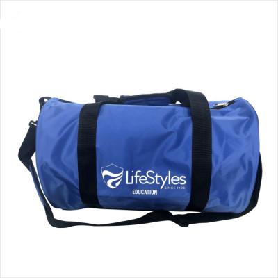 Cina Borsa da viaggio in nylon a forma rotonda con cintura articoli sportivi in vendita