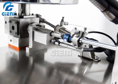 China Bocal cosmético da máquina de enchimento do pó de 3KW 30PCS/Min 2-14ml único à venda