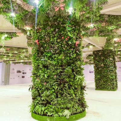 Cina Decorazione artificiale ignifuga del centro commerciale della pianta della colonna degli alberi del paesaggio in vendita