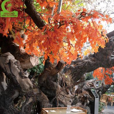 China igh Simulation Maple Tree Autumn Leaves Landscaping Tree Faux Maple Trees for Shopping Mall/Resort Decoration for sale
