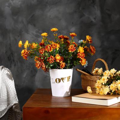 China Shabby Chic Real Touch Artificial Flowers Floral Bouquet Daisy Tabletop Decorative for sale