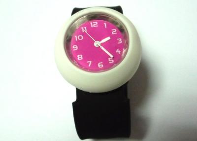 China 1ATM waterbestendig kleurrijke Watch Dial klap Silicone armband horloges met Debossed Log Te koop