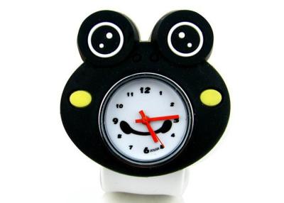 Cina Rana nero silicone Slap bracciale orologio, orologio da polso impermeabile stile unico in vendita