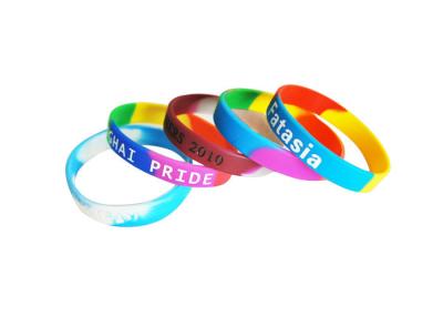 Cina La seta ha stampato le bande di polso di gomma su ordinazione/braccialetti di gomma del polso in vendita