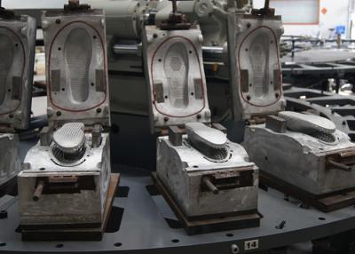 China Automatic Plastic Slipper Injection Moulding Machine Completely Set Line for sale