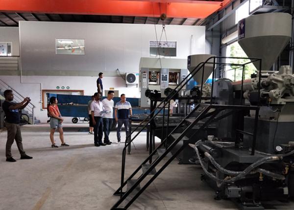 Easy Operate Shoe Making Machine For Plastic Slippers Sandal