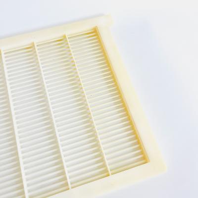 Cina Partition Board Horizontal Beehive Grid White Plastic Queen Excluder in vendita