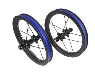 Cina I bambini pieni della fibra del carbonio della piccola dei bambini ruota della bici spingono la bici dell'equilibrio in vendita