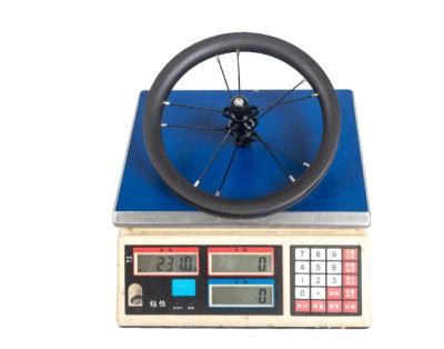 Cina I bambini pieni della fibra del carbonio della piccola dei bambini ruota della bici spingono la bici dell'equilibrio in vendita