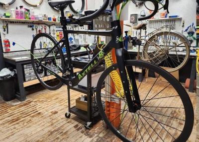 Cina mountain bike completamente nascosto del freno a disco della bici della strada del carbonio della ghiaia del cavo 700C BXT in vendita