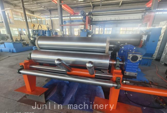 FG-400 Rubber Stock Blender in operation