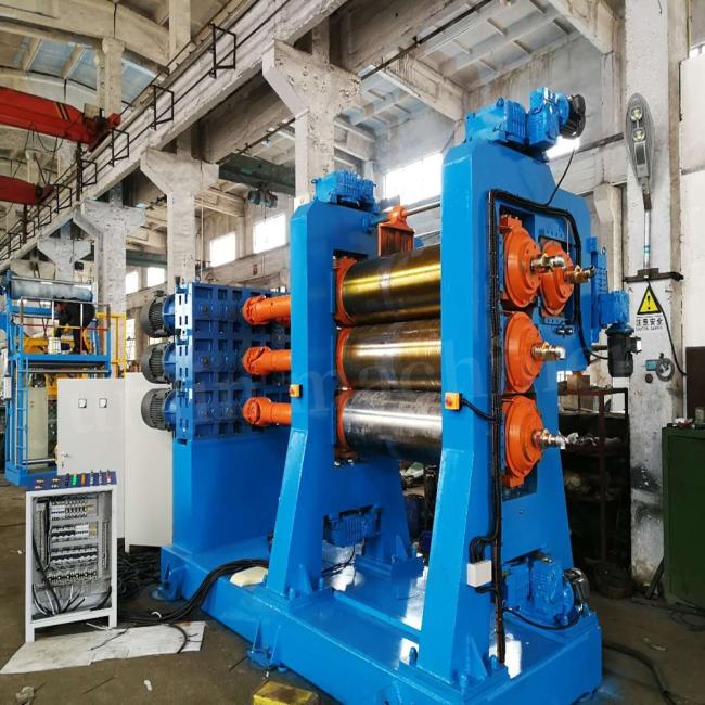 Four Roll Rubber Calender machine operation view