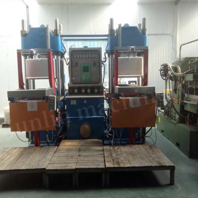 China Automated Vacuum Plate Vulcanizing Press / Rubber Vacuum Curing Press 22-72KW for sale