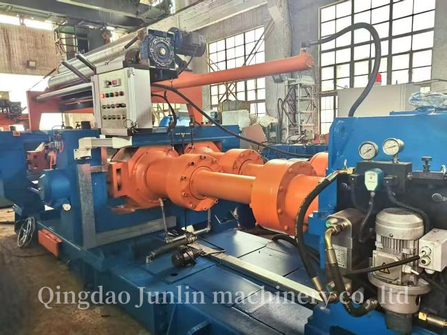 XK-810 Two Roll Rubber Mixing Mill operational view