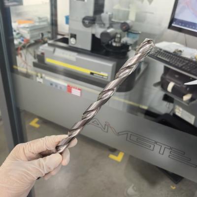 China Broca de furo profundo de metal duro de 14 mm, 2 ranhuras, refrigerante interno para canais de resfriamento de moldagem por sopro à venda