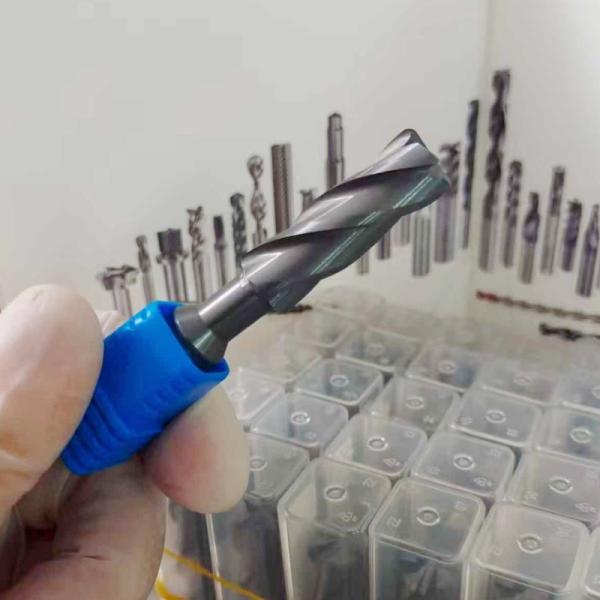 Quality Custom Size 4 Flute Carbide End Mill Bits For 62HRC Hardened Steel Machining for sale