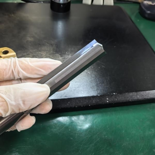 Quality Internal Coolant Solid Carbide Drill Bit Straight Flute Drill Wear Resistant for sale