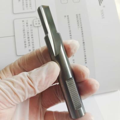 Cina Perforazione a flauto rettilineo composito con elevata resistenza alla frattura e liquido di raffreddamento interno in vendita