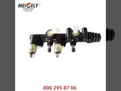 트럭 브레이크 마스터 실린더 OEM A3842950006 6170522213 A9792950006 A9792950106 For BENZ