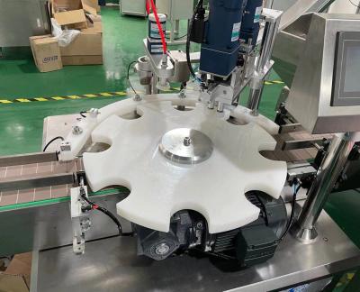 China SS304 Coconut Oil Lug Cap Capping Machine 3000BPH Programmable for sale