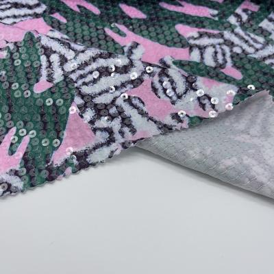 Cina Sequins Tessuti ricamati - Disponibili in vari disegni Materiale Sequins M13-008 in vendita