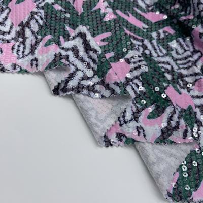 Cina Sequins Tessuti ricamati - Disponibili in vari disegni Materiale Sequins M13-008 in vendita