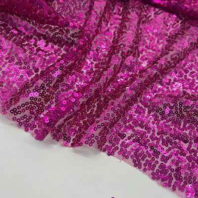 Cina Glitzy Sequins Embroidery Design 100% tessuto poliestere viola per stoffa in vendita