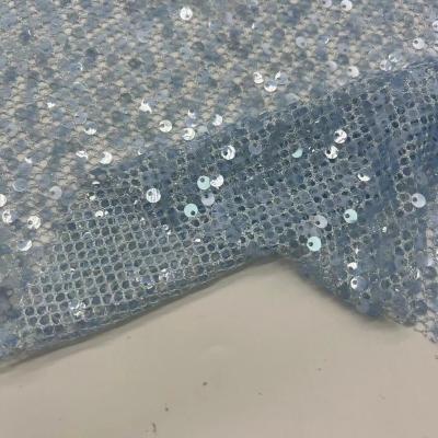 Cina Bello tessuto ricamato a seghe colore blu 70% P 30% M Buono per abiti da sera in vendita