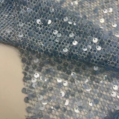 Cina Bello tessuto ricamato a seghe colore blu 70% P 30% M Buono per abiti da sera in vendita