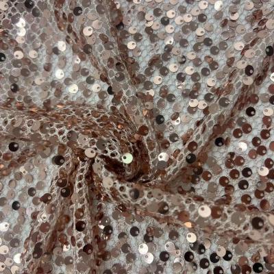Cina Stoffa ricamata 70% P 30% M colore oro utilizzato per decorare abiti da sera in vendita