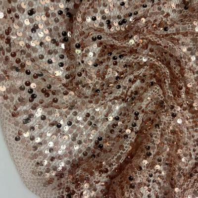Cina Stoffa ricamata 70% P 30% M colore oro utilizzato per decorare abiti da sera in vendita
