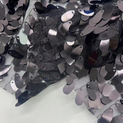 Cina Colore nero classico 100% poliestere seghe tessuto ricamo per abiti da abbigliamento in vendita