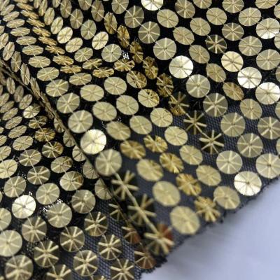 Cina Tissu ricamato 100% P colore oro per decorazioni da uomo camicia da sequin in vendita