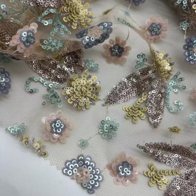 Cina Tela ricamata a seghe colorate 100% poliestere buona per abiti a seghe in vendita