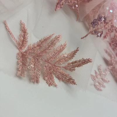 Cina Disegno a forma di foglia Sequins Tessuto ricamato Colore rosa Buono per abiti a sequins in vendita