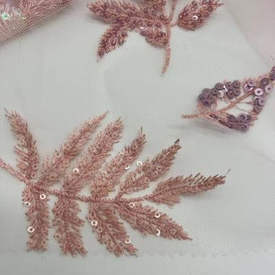Cina Disegno a forma di foglia Sequins Tessuto ricamato Colore rosa Buono per abiti a sequins in vendita