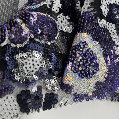 Cina Tissu ricamo di color nero 100% poliestere Unico per abiti a seghe in vendita