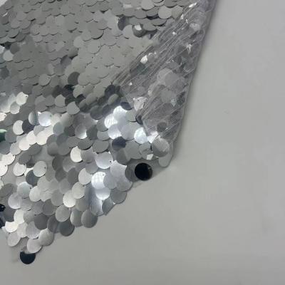 Cina 100% poliestere big silver sequins tessuto ricamo spessore variabile in vendita