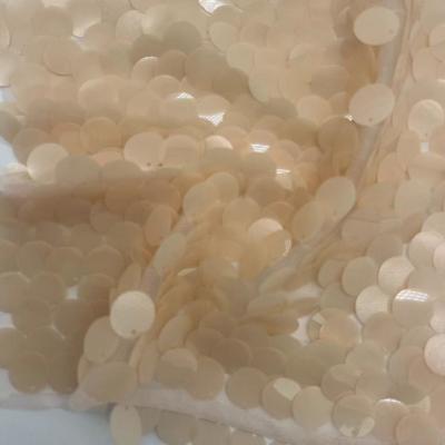Cina 100% poliestere Big Beige Sequins Tessuto ricamato Diverse dimensioni in vendita