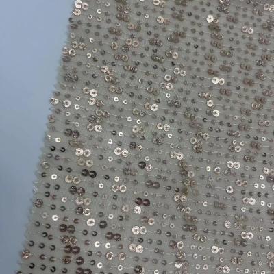 Cina Diverse specifiche di magliette a maglietta tessuto ricamato 150GSM ricamato per abiti da donna in vendita