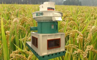 China Animal Feed Pellet Mill With Stainless Steel Feeder for sale